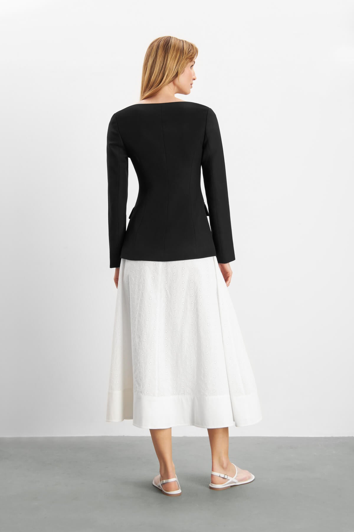 M-KAE - Woman fashion in elegant and timeless design – M-KAE - Worldwide